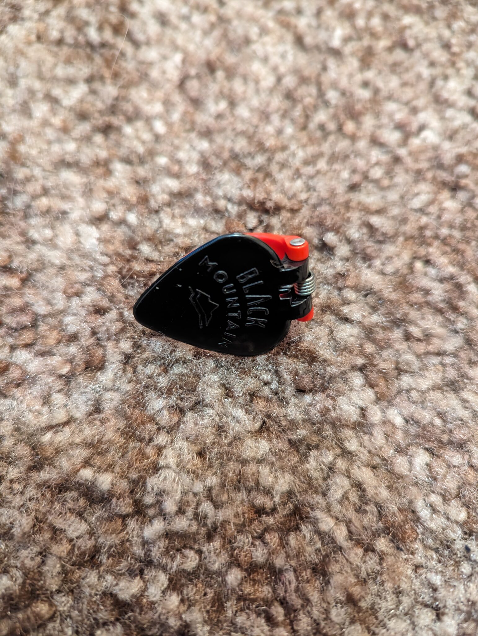 Guitar Pick Thickness Guide: Find Your Perfect Pick (3 Steps ...